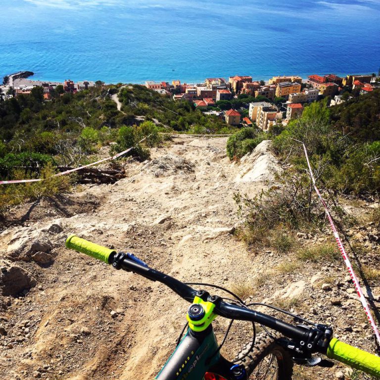 Miejsca: Finale Ligure, Włochy - przewodnik po trasach enduro MTB